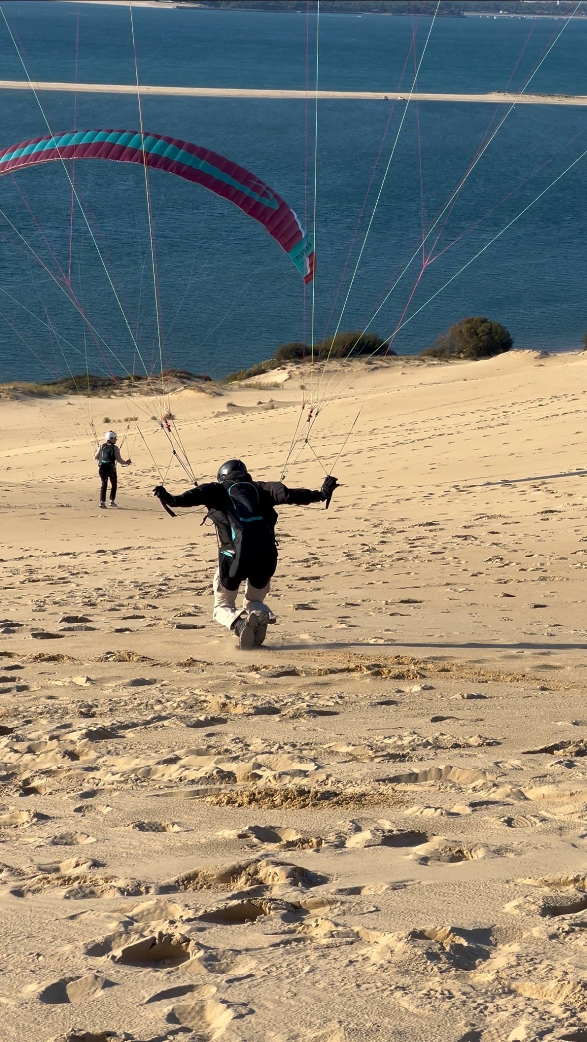 Parakite à la Dune du Pilat – Stages & tests de voiles Flare